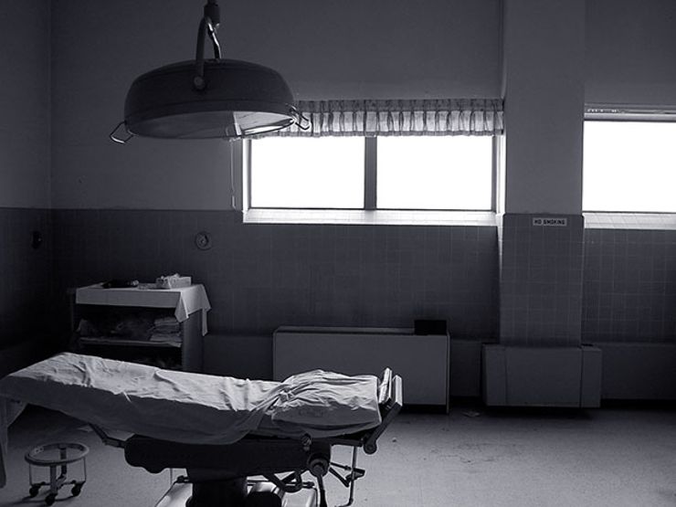 25 Terrifying Short Scary Stories Told in Just Six Words