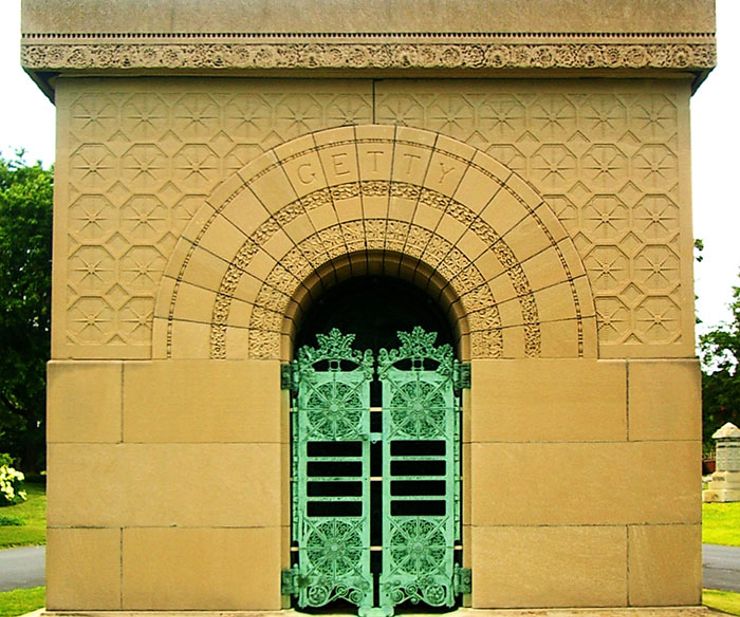 Graceland Cemetery's 7 Creepiest Graves