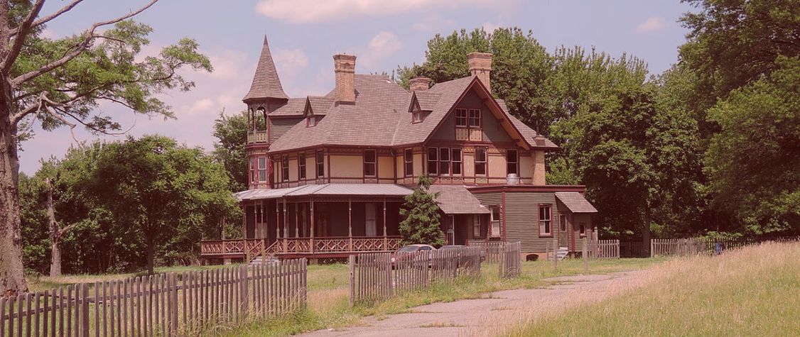 Buy the Horrific—and Haunted—Kreischer Mansion