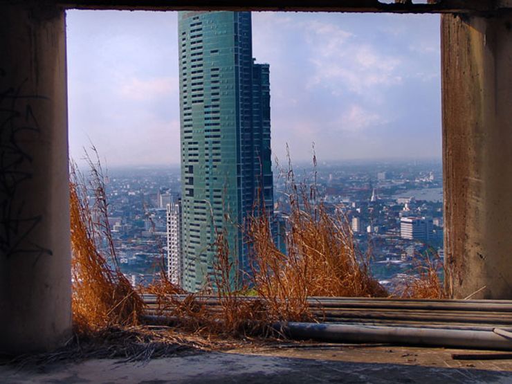 A Ghost Tower in the Sky: Bangkok’s Creepy Abandoned Skyscraper