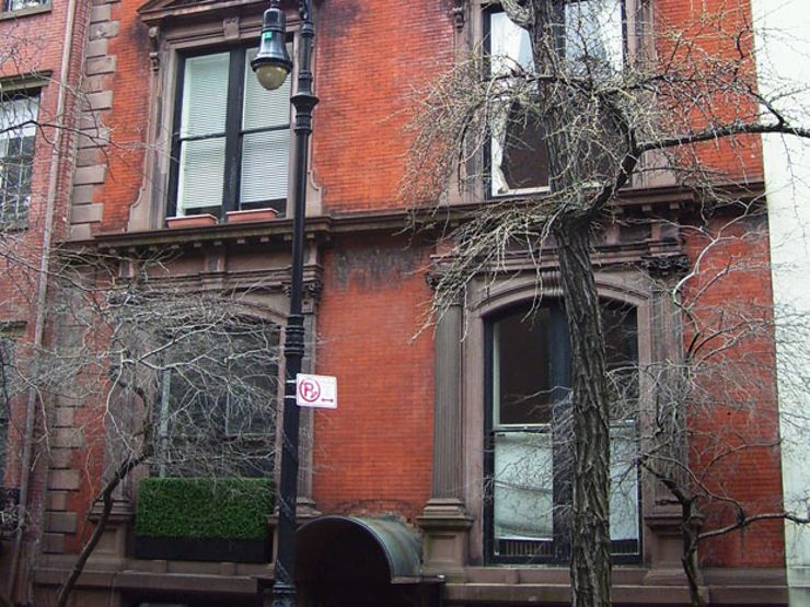 The Sinister Spirits of Manhattan’s House of Death