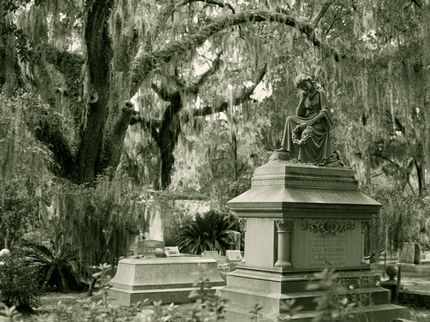 22 Haunting Cemeteries That Will Scare You to Death