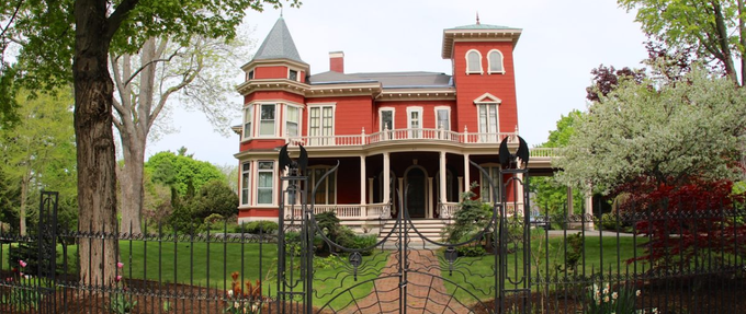 Everything You Need to Know About Stephen King’s (Former) House