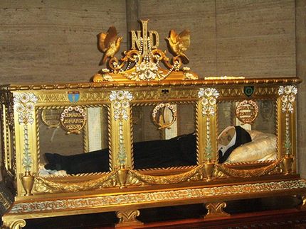 In Death as in Life: 10 Famous Corpses You Can Actually Visit