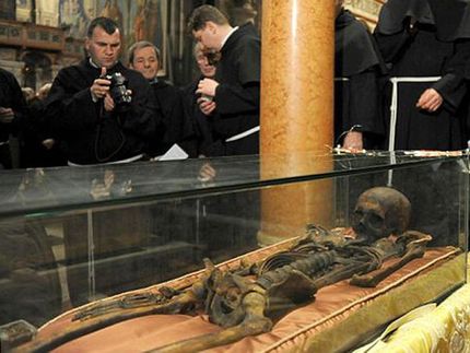 In Death as in Life: 10 Famous Corpses You Can Actually Visit