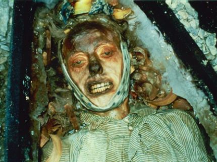 9 Incredible Corpses That Never Decomposed