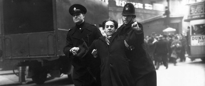 4 of the Most Bizarre Mass Delusions